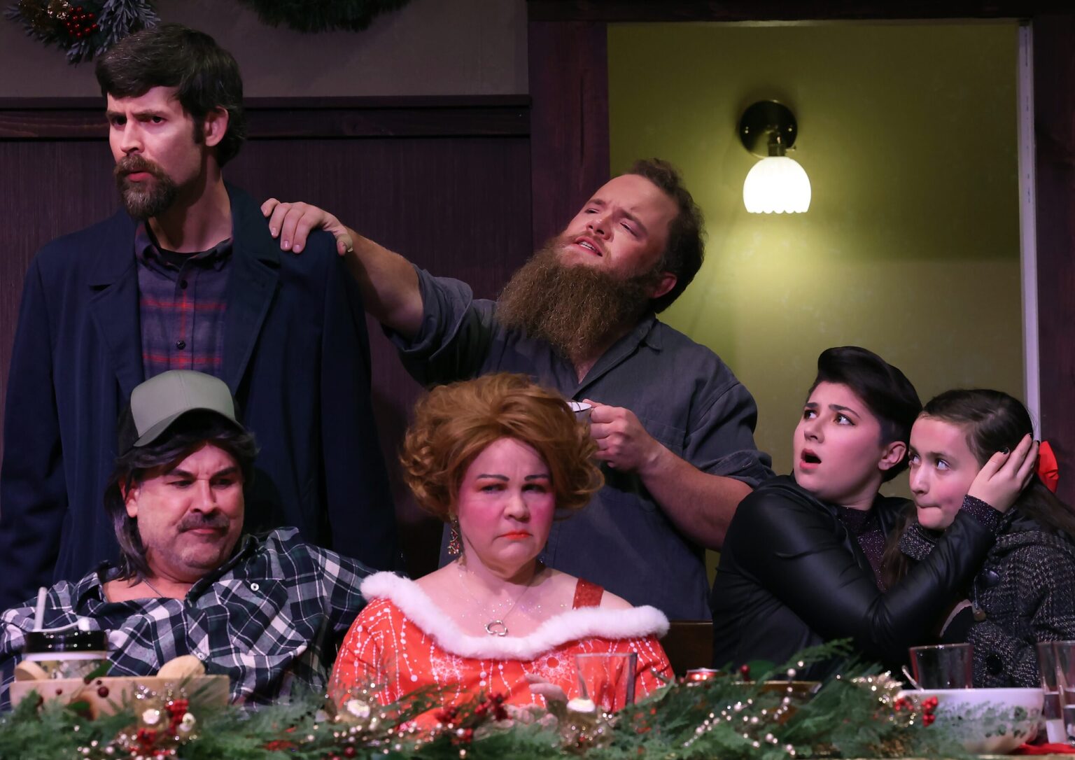 Christmas tale of robbery gone-wrong opens at Pentacle - Keizertimes